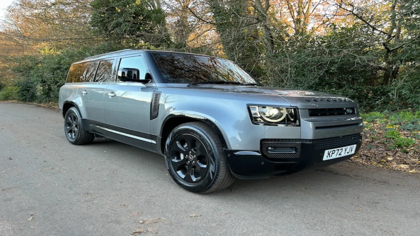 Model update: Land Rover Defender 130 - Business Car