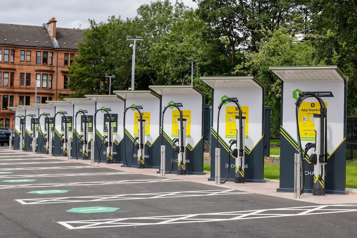 Arnold Clark Charge announces Paua roaming partnership - Business Car